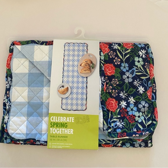 Kohl's | Dining | Reversible Quilted Floral Table Runner Floral Spring ...